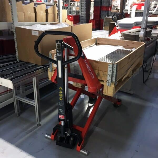 Interthor Manual Thork-Lift - Barron Equipment & Overhead Doors