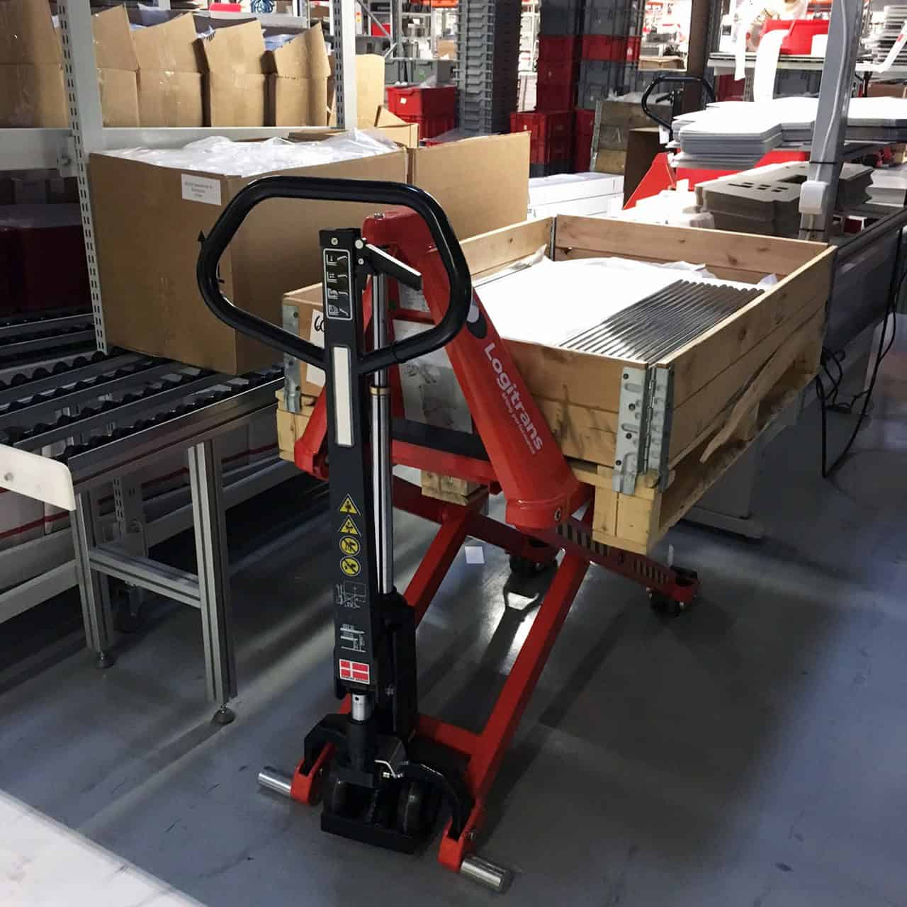Interthor Manual Thork-Lift - Barron Equipment & Overhead Doors
